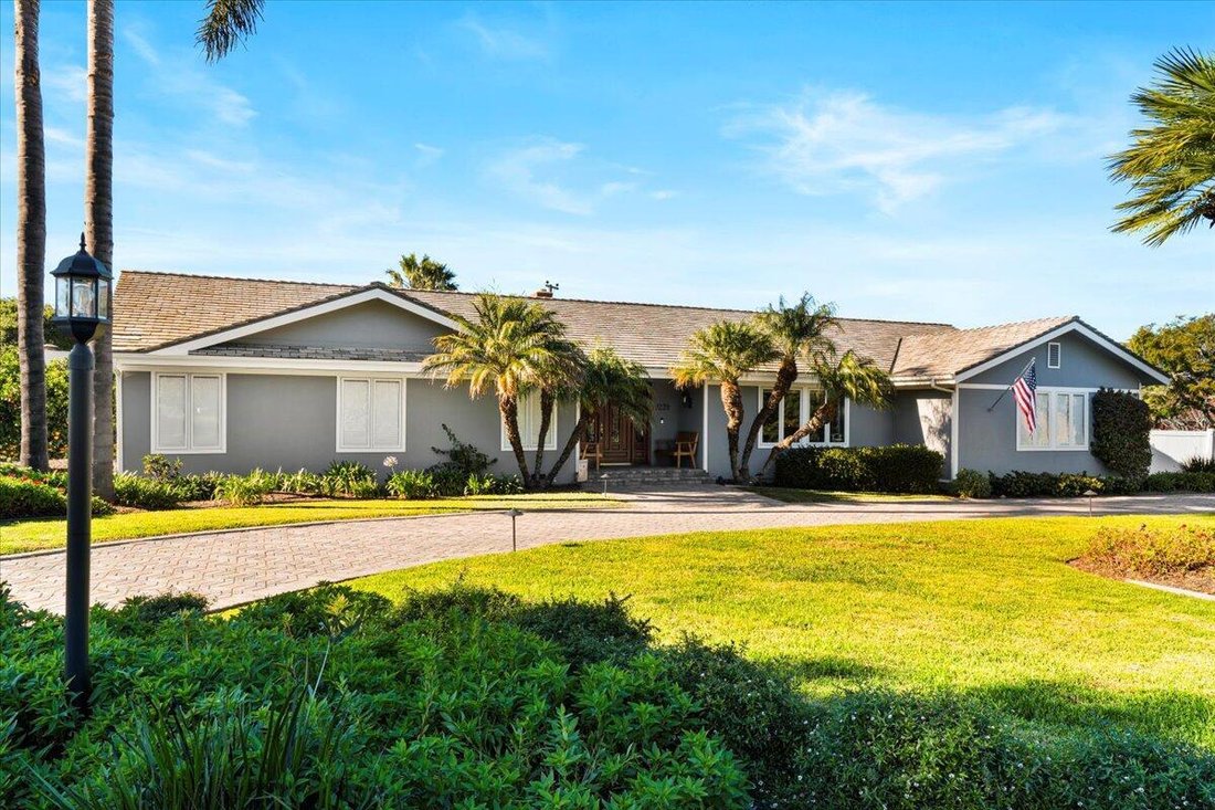 Single Family Residence In Santa In Santa Barbara, California, United ...