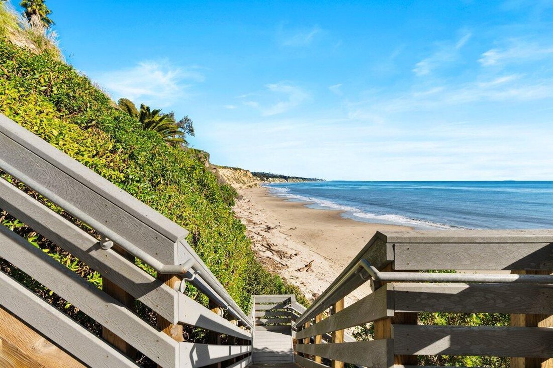 Single Family Residence In Santa In Santa Barbara, California, United ...