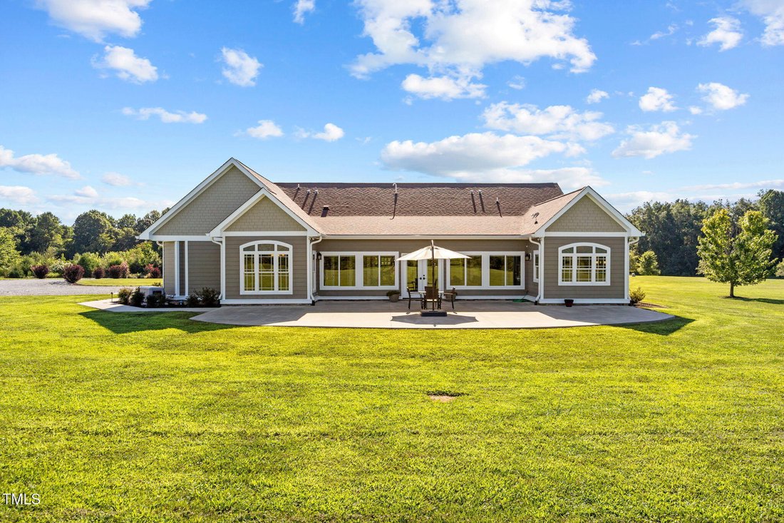 Residential Mebane En Woodlawn, Carolina Del Norte, Estados Unidos En ...