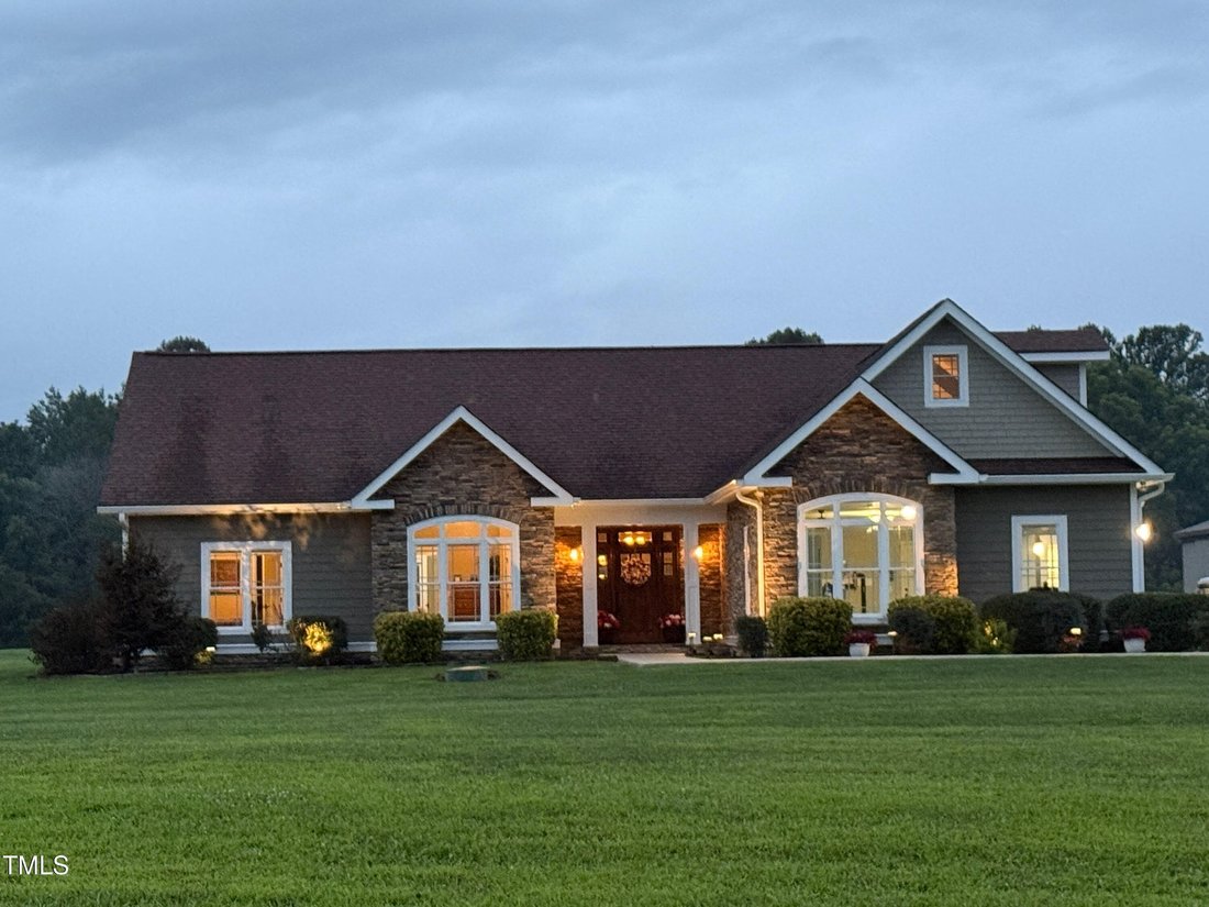Residential Mebane En Woodlawn, Carolina Del Norte, Estados Unidos En ...