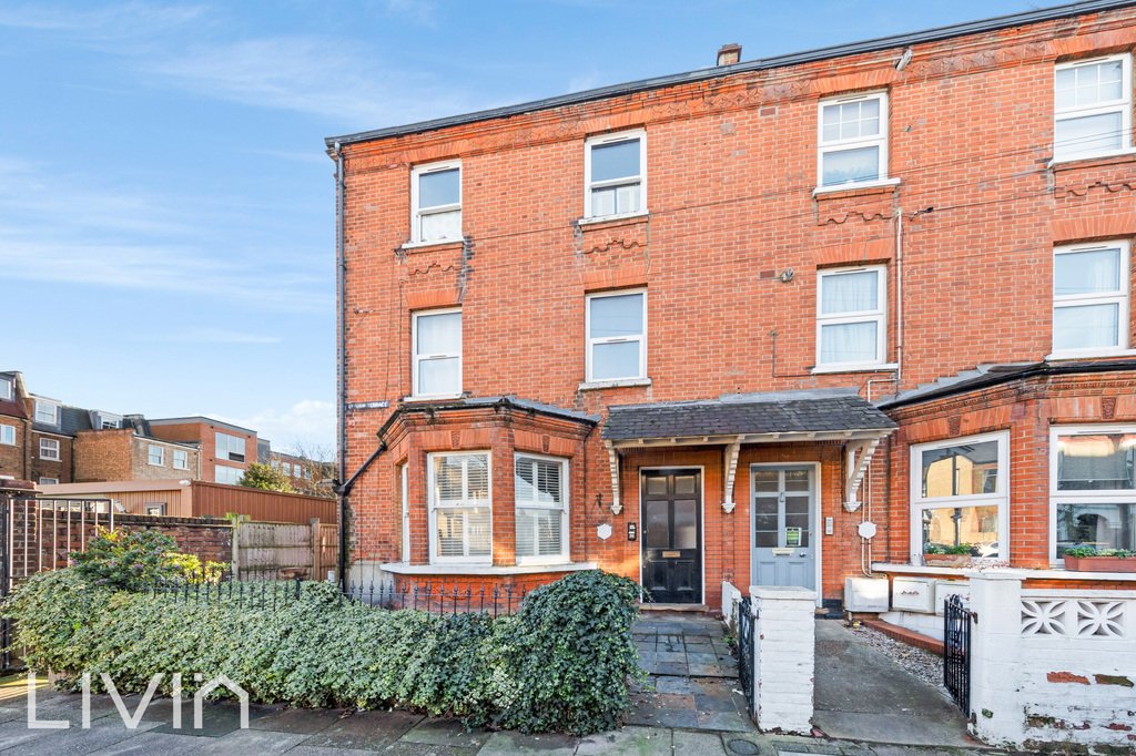 Set On The First Floor Of An Attractive In London, England, United ...