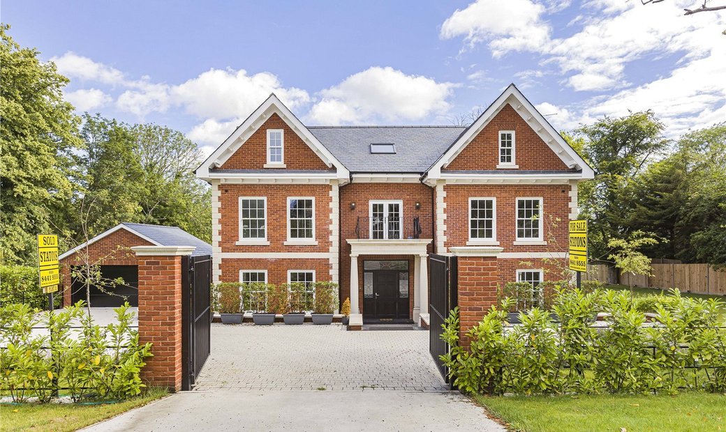 Intrigue 1 La Collection Cullinan, The Dans Cuffley, Angleterre ...