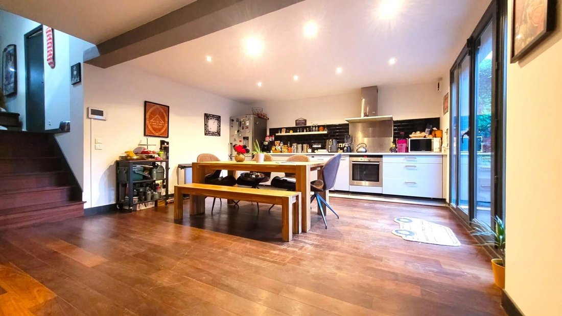 Suresnes House In Suresnes, île De France, France For Sale (16942198)