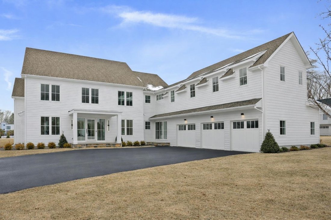A Masterfully Crafted Modern Estate In In Westport, Connecticut, United ...