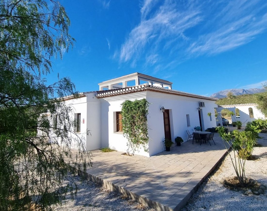 Impresionante Cortijo Renovado, A Solo 35 Minutos En En Coín, Andalucía ...
