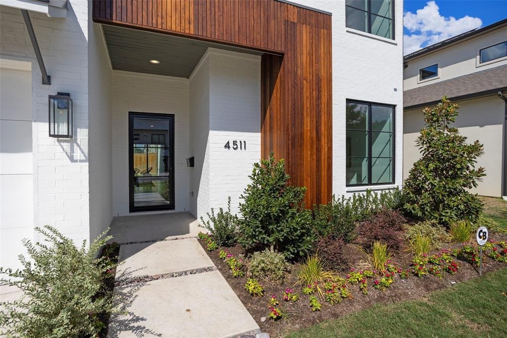 Single Family Residence In Dallas In Dallas, Texas, United States For ...