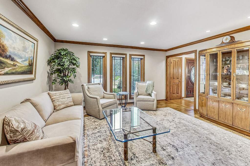 Exceptionally Well Built Home Offers In Lincolnwood, Illinois, United ...