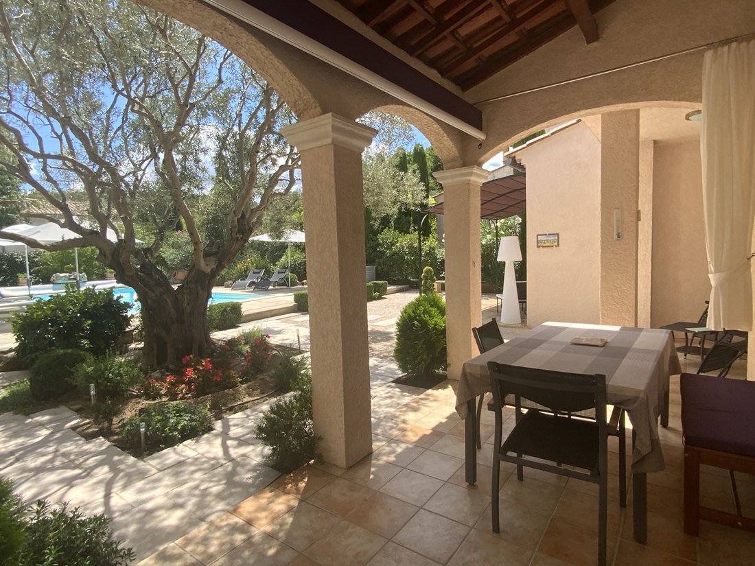 4 Km From Uzès, Quiet Villa With Swimming Pool. In Uzès, Occitanie ...