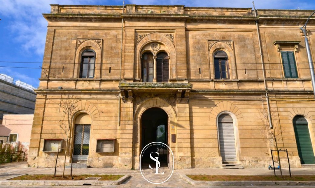 Palazzo Storico In Vendita A Lecce, Centro In Ferrovia Rudiae, Lecce ...