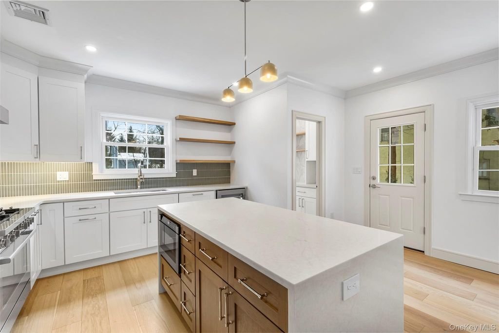 Neu Gestaltetes Tudor Haven In White Plains, New York, Vereinigte ...