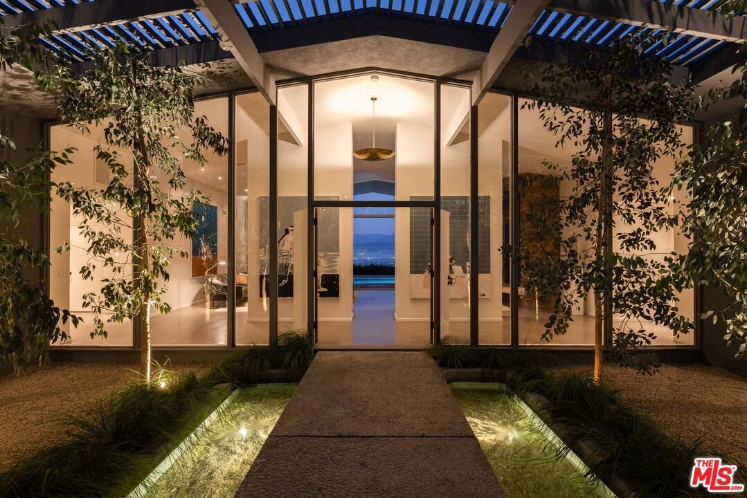 8559 Edwin Dr Sunset Strip / In Los Angeles, California, United States ...