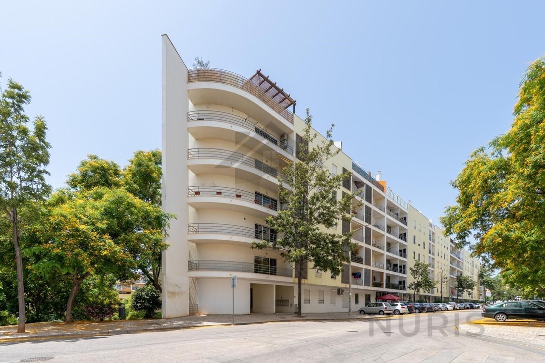 2 Bedroom Penthouse For Sale On Encosta Da In Portimao, Algarve ...