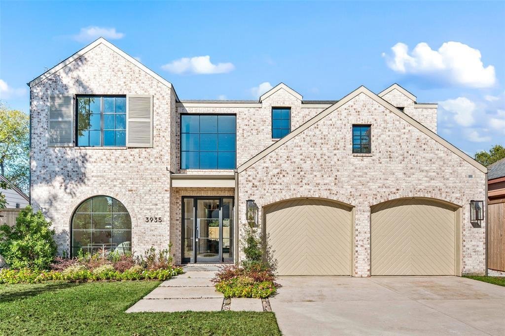 Single Family Residence In Dallas In Dallas, Texas, United States For ...