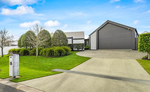 Luxury coastal houses for sale in Matakana, Auckland, New Zealand ...
