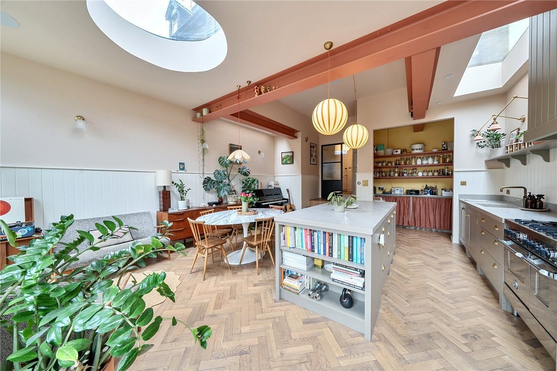 Tetherdown, London In London, England, United Kingdom For Sale (16946805)