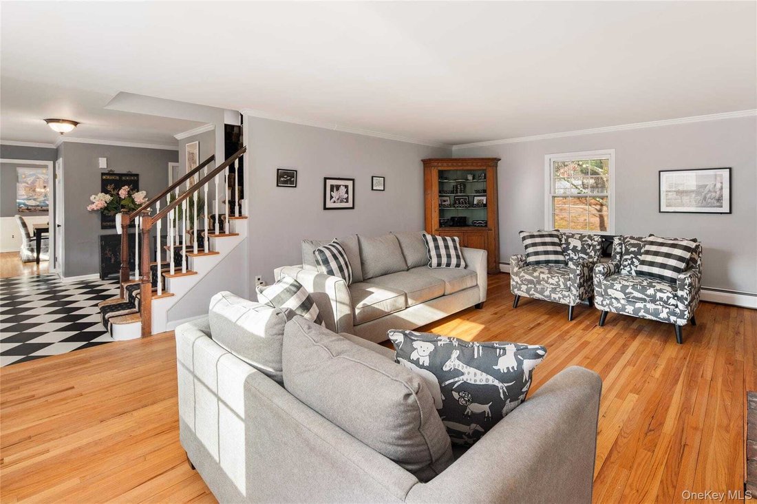 Grand Colonial Retreat With Endless In Bedford, New York, United States ...