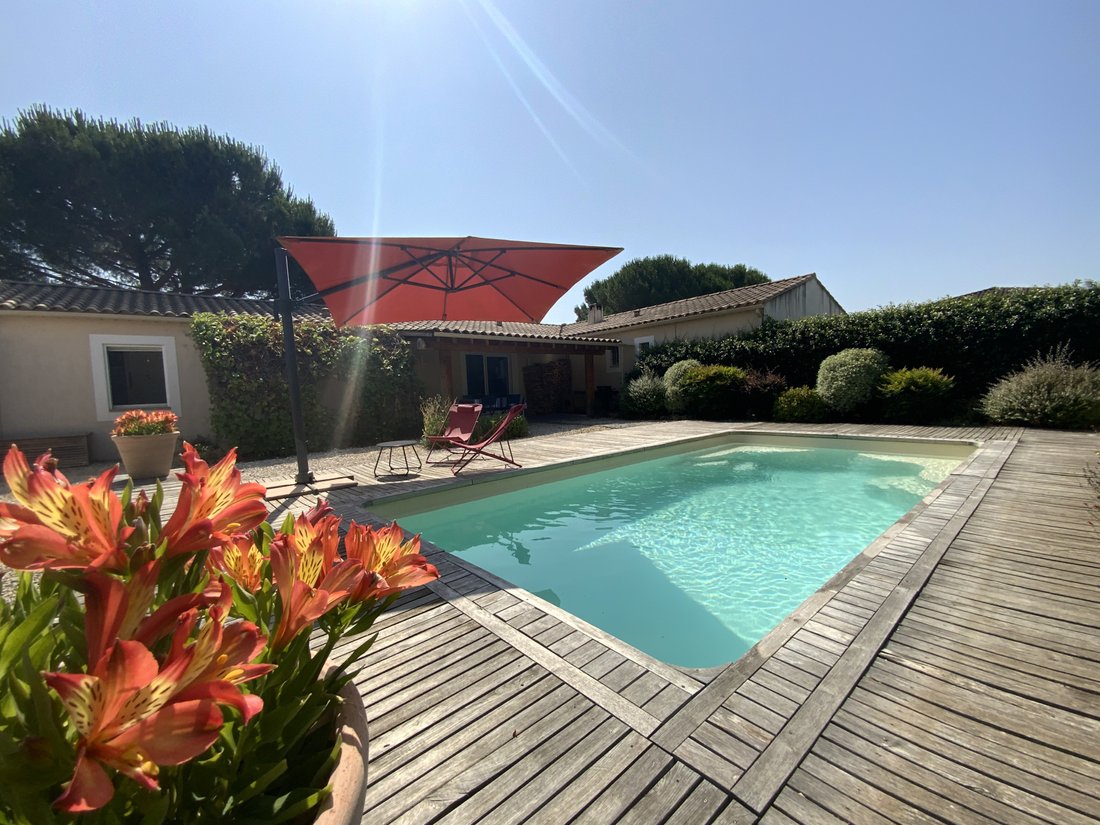 Single Storey House Of 148 M2 With Pool And In Uzès, Occitanie, France ...