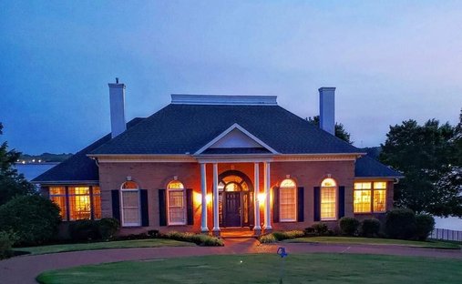 Luxury water view houses for sale in Darden, Tennessee | JamesEdition