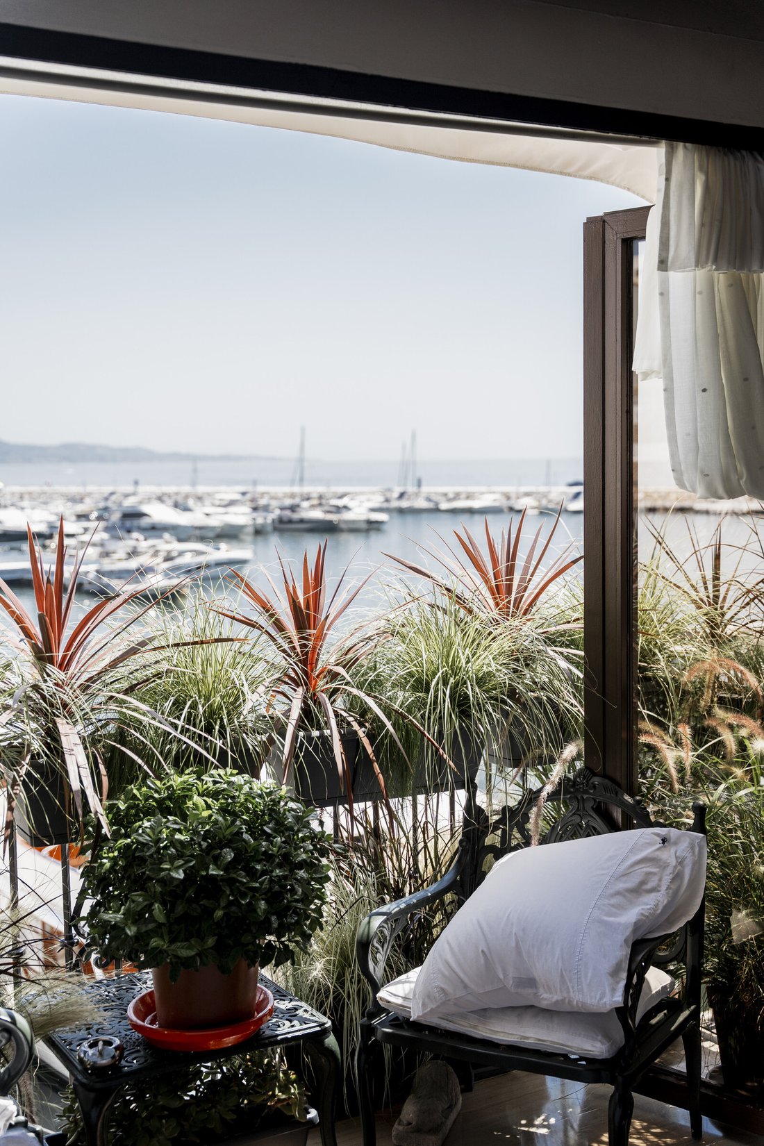 Prestigiosa Oportunidad De Vivir E En Playa Puerto Banús, Marbella ...