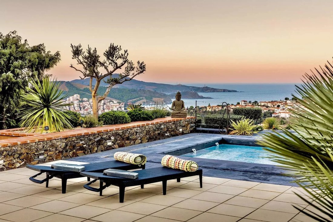 Propriété Exceptionnelle, Vue Dans Banyuls Sur Mer, Occitanie, France à ...