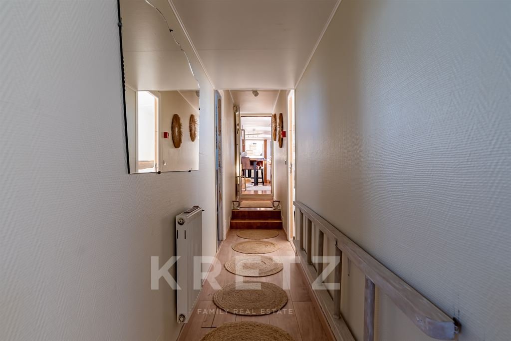 Péniche Au Cœur De La Nature, Dans Villeneuve Lès Maguelone, Occitanie ...