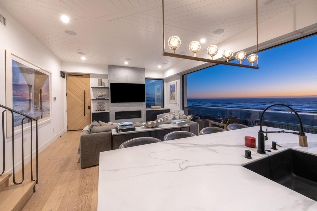 2200 The Strand, Unité A Dans Manhattan Beach, Californie, états Unis à ...