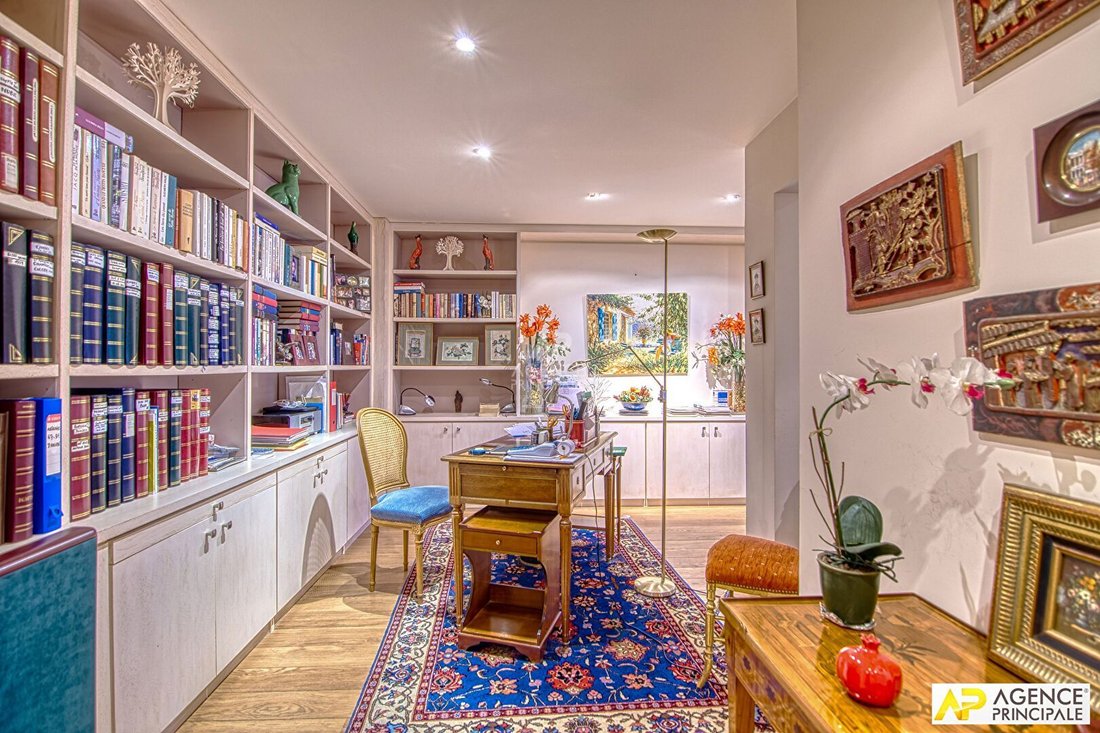 Versailles Rive Droite 4 Room Apartment In Versailles, île De France ...