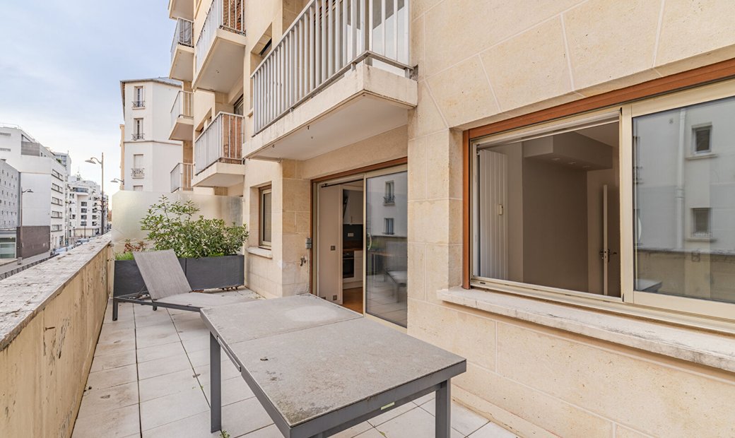 Apartment In Paris, France For Sale (16957278)