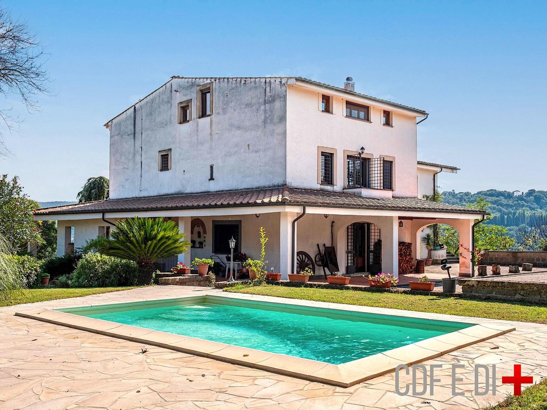 Casale With View Of The Old Town On A Steep En Sferracavallo, Umbría ...