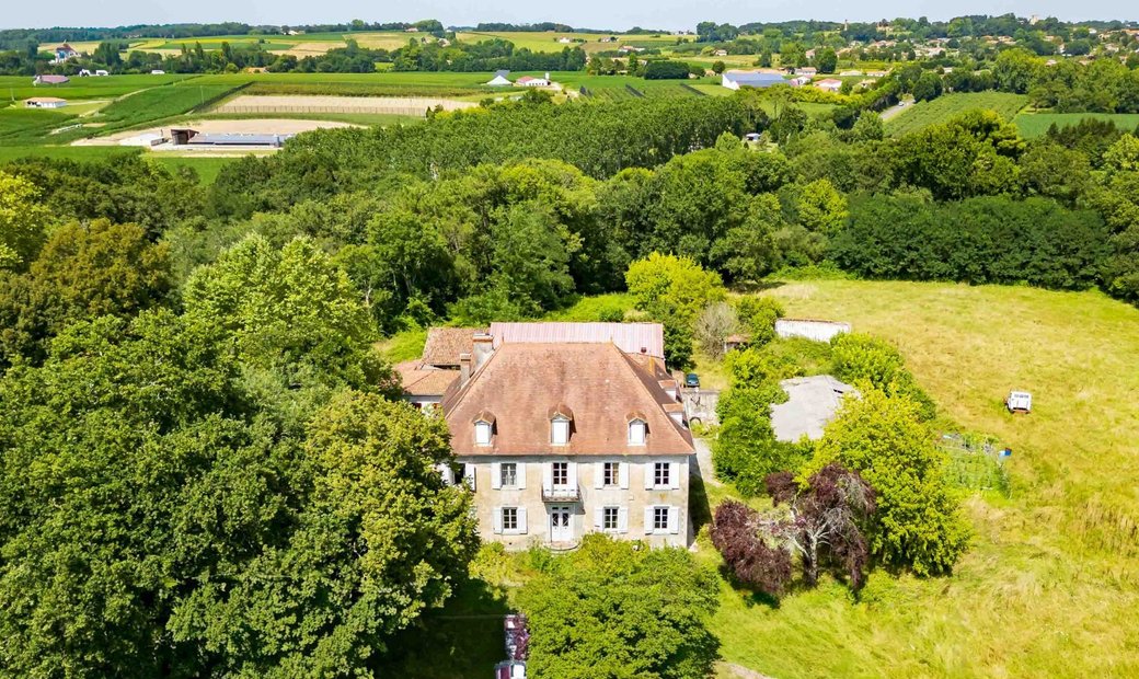 A Prestigious Manor House In Saint Lon Les Mines, Nouvelle Aquitaine ...