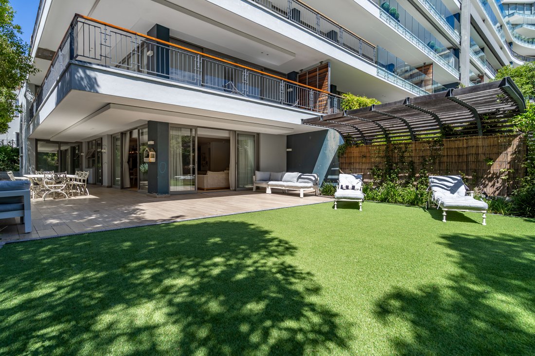 Appartement Avec Jardin Superbement Dans Le Cap, Cap Occidental ...