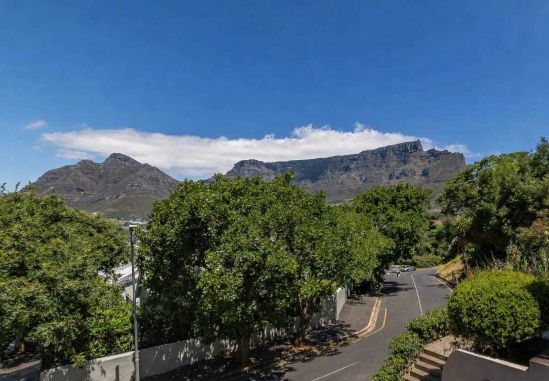 Corner Position, Iconic Views And Dans Le Cap, Cap Occidental, Afrique ...