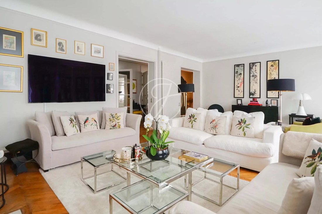 Paris 17th Courcelles / Ternes Apartment In Paris, île De France ...