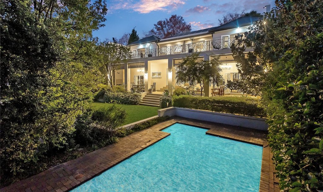 Sophisticated Contemporary Masterpiece In Johannesburg, Gauteng, South ...
