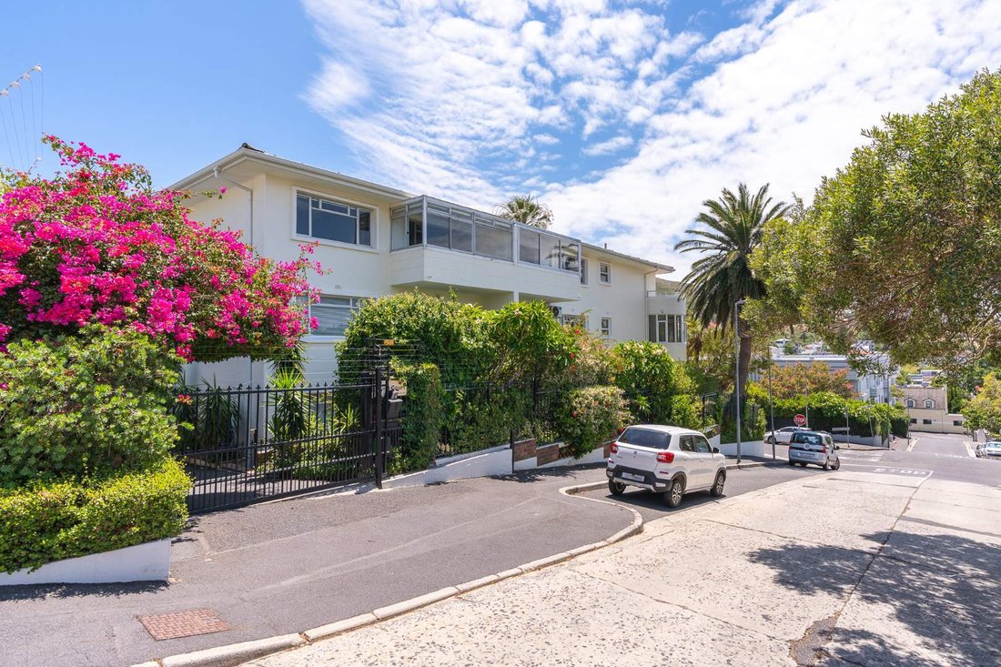 Two Bed Furnished Gem To Let In Dans Le Cap, Cap Occidental, Afrique Du ...