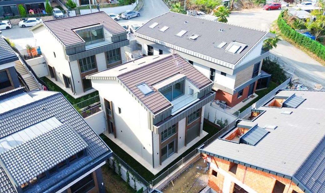 4.5+1 Detached New Villa For Sale In A Boutique Site In In üsküdar ...