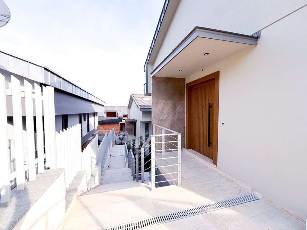 4.5+1 Freistehende Neue Villa Zum Verkauf In Einer In üsküdar, Türkei ...