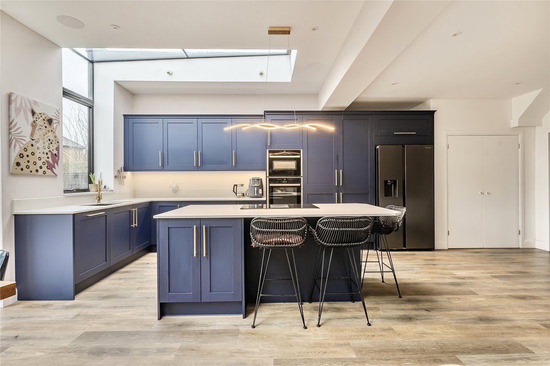 Jardins De Pins, Surbiton, Kt5 Dans Surbiton, Angleterre, Royaume Uni à ...