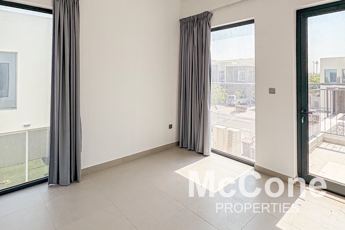 Maids Room | Corner Unit | Amazing Area In Dubai, Dubai, United Arab ...