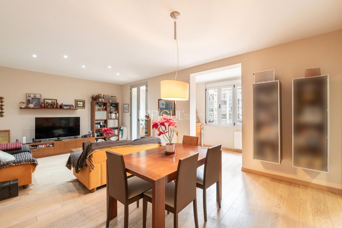 Barcelona Apartment In Eixample, Barcelona, Spain For Sale (16965592)