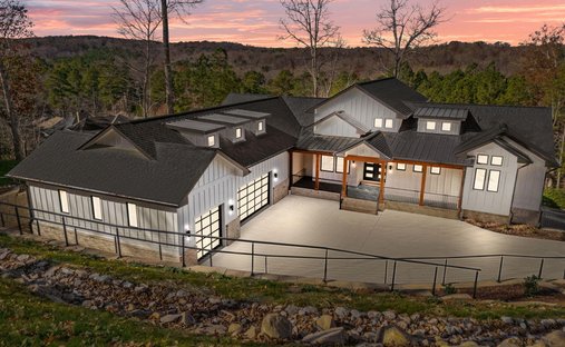 Luxury homes with tennis court for sale in Governors Club, North ...