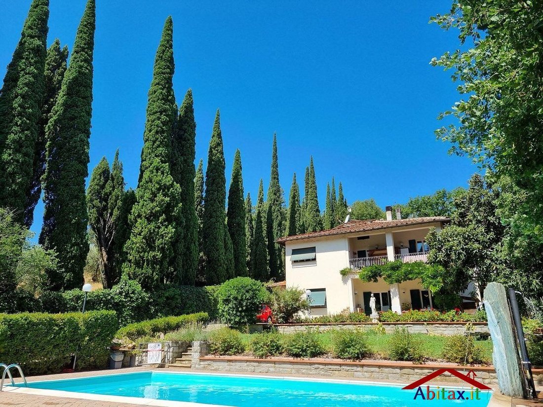 Arezzo Villa Sargiano 800 Sqm/ 3 Km From The Centre In Puglia, Tuscany, Italy For Sale (16972531)