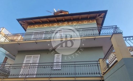 Lujo duplex casas en venta en Celle Ligure, Liguria, Italia | JamesEdition