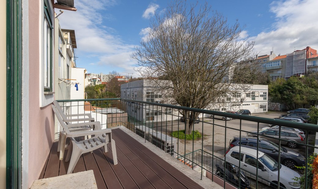 4 Apartment Building With Al License In Estrela, Lisbon, Portugal For ...