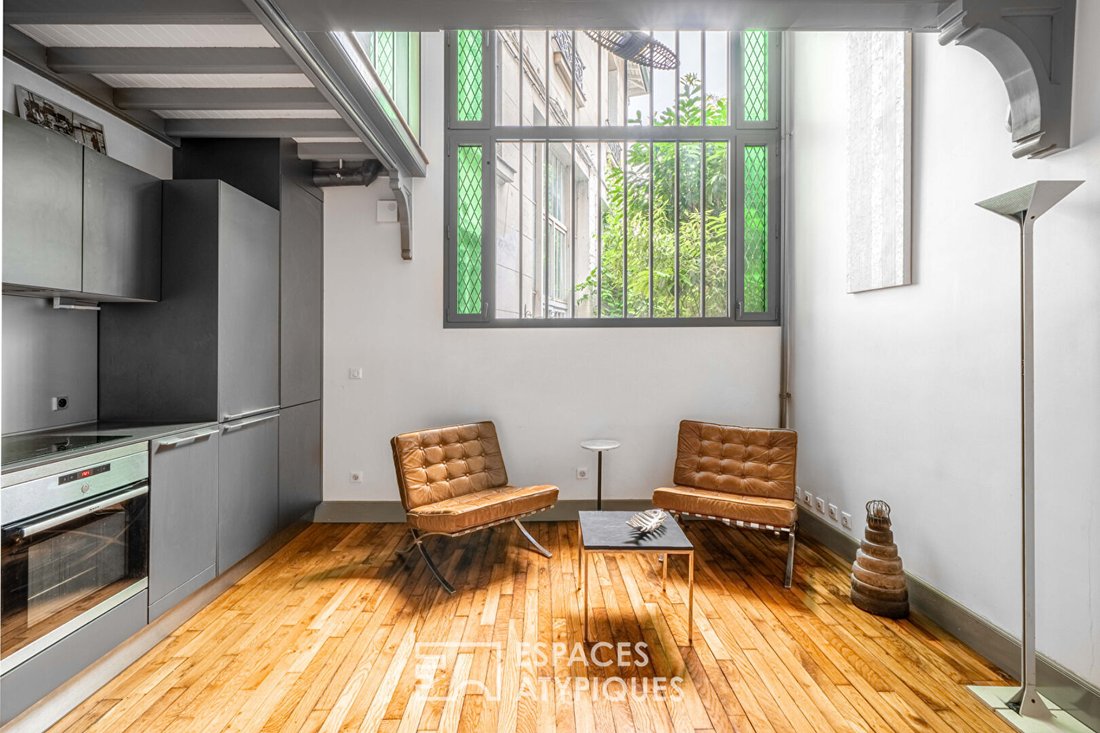 Atelier D'artiste Dans Le Quartier De La Dans Paris, île De France ...