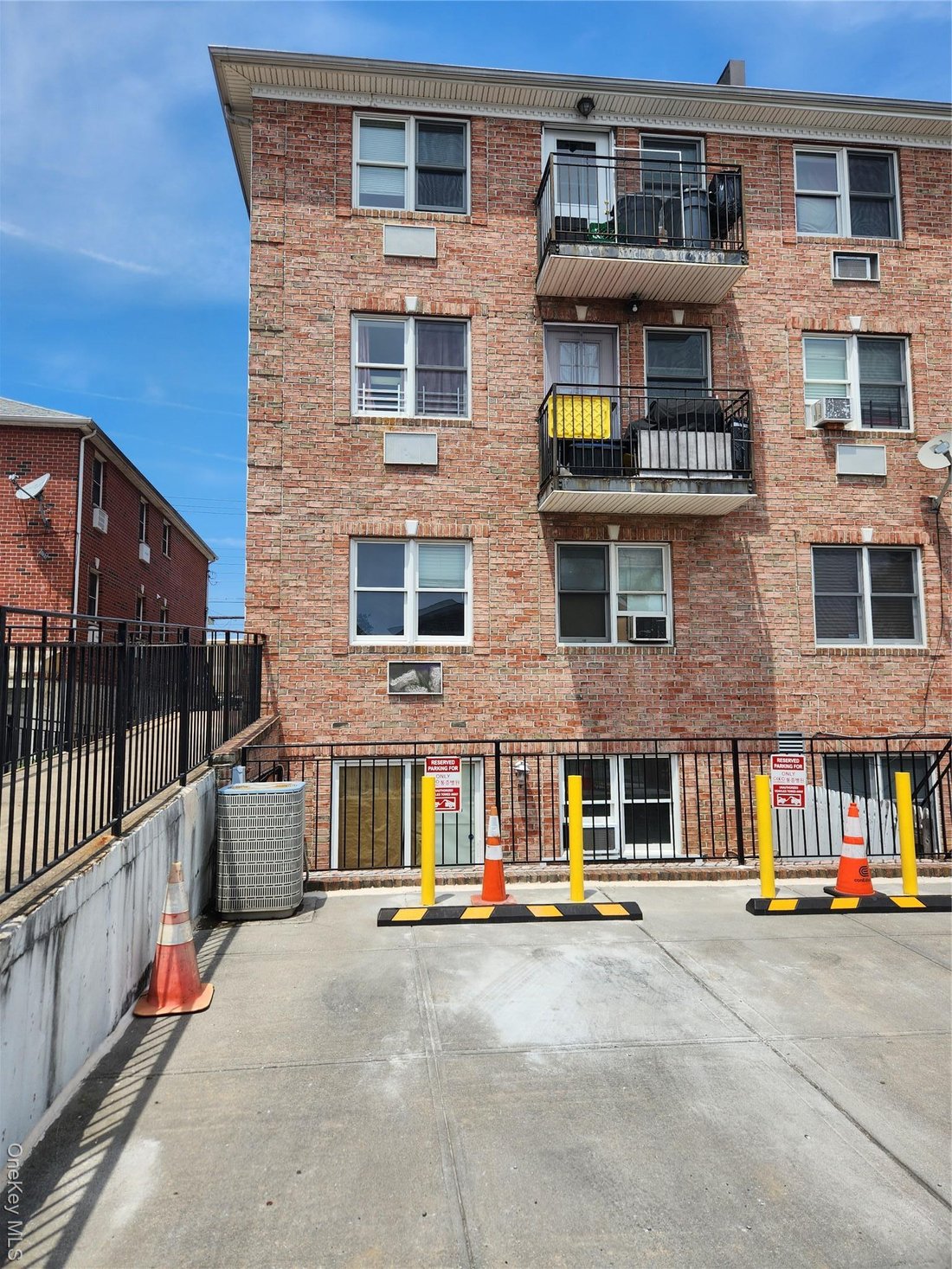 Triplex In Flushing In New York, New York, United States For Sale ...