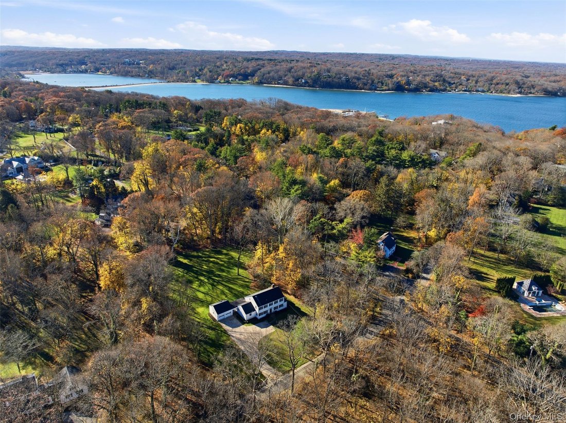 55 White Hill Road, Cold Dans Cold Spring Harbor, état De New York ...