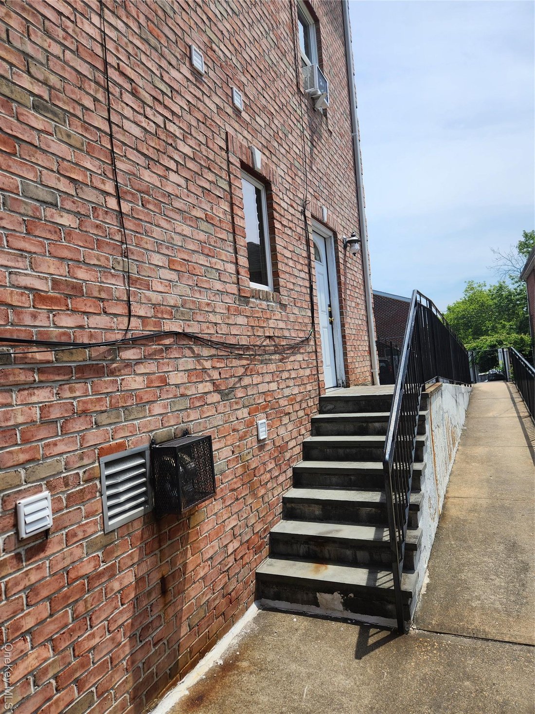 Triplex In Flushing In New York, New York, United States For Sale ...