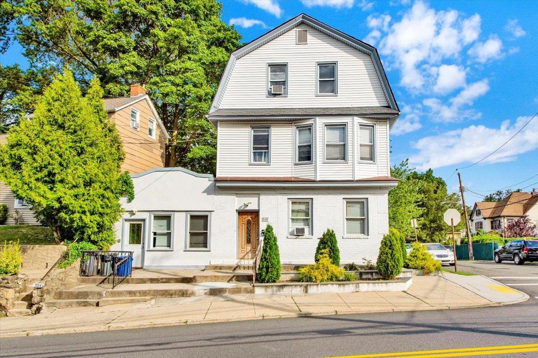 Triplex à New Rochelle Dans Nouvelle Rochelle, état De New York, états ...