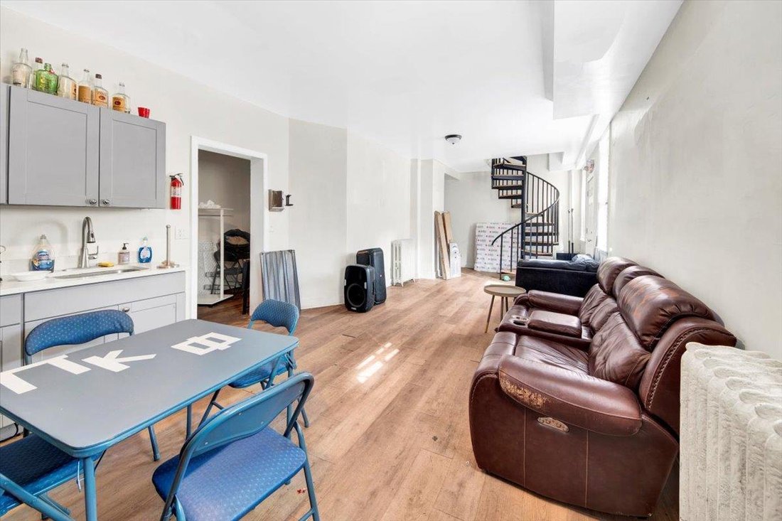 Triplex à New Rochelle Dans Nouvelle Rochelle, état De New York, états ...